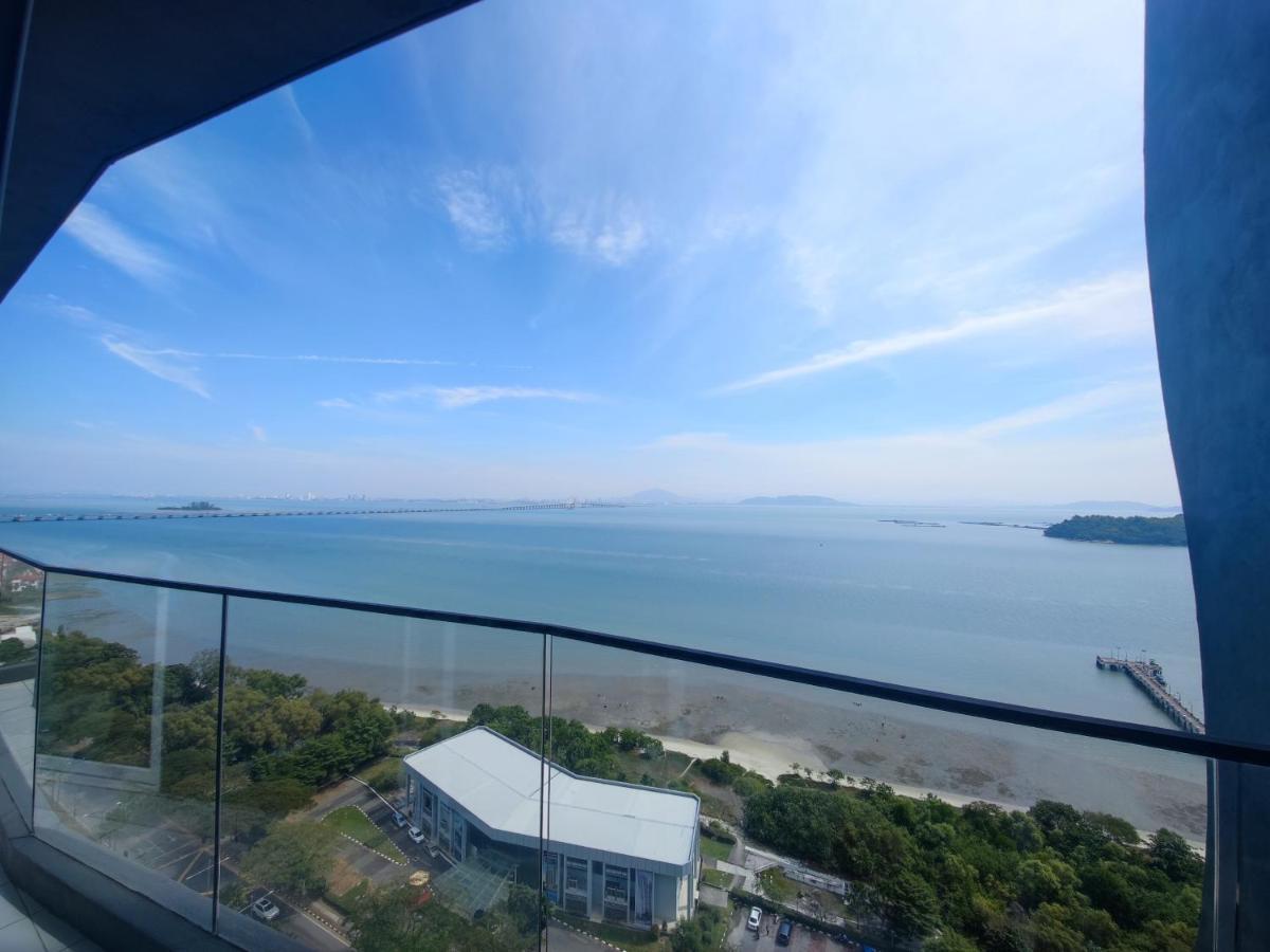INFINITE SEAVIEW WITH PENANG BRIDGE SUITE WITH SUNRISE UP TO 11 PERSON ... INFINITE SEAVIEW WITH PENANG BRIDGE SUITE WITH SUNRISE UP TO 11 PERSON ...