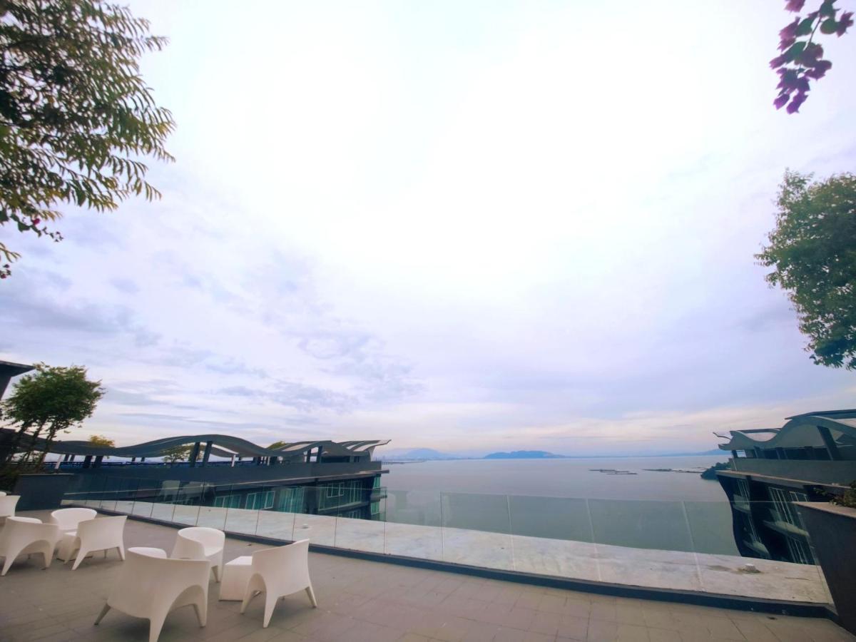 INFINITE SEAVIEW WITH PENANG BRIDGE SUITE WITH SUNRISE UP TO 11 PERSON ... INFINITE SEAVIEW WITH PENANG BRIDGE SUITE WITH SUNRISE UP TO 11 PERSON ...